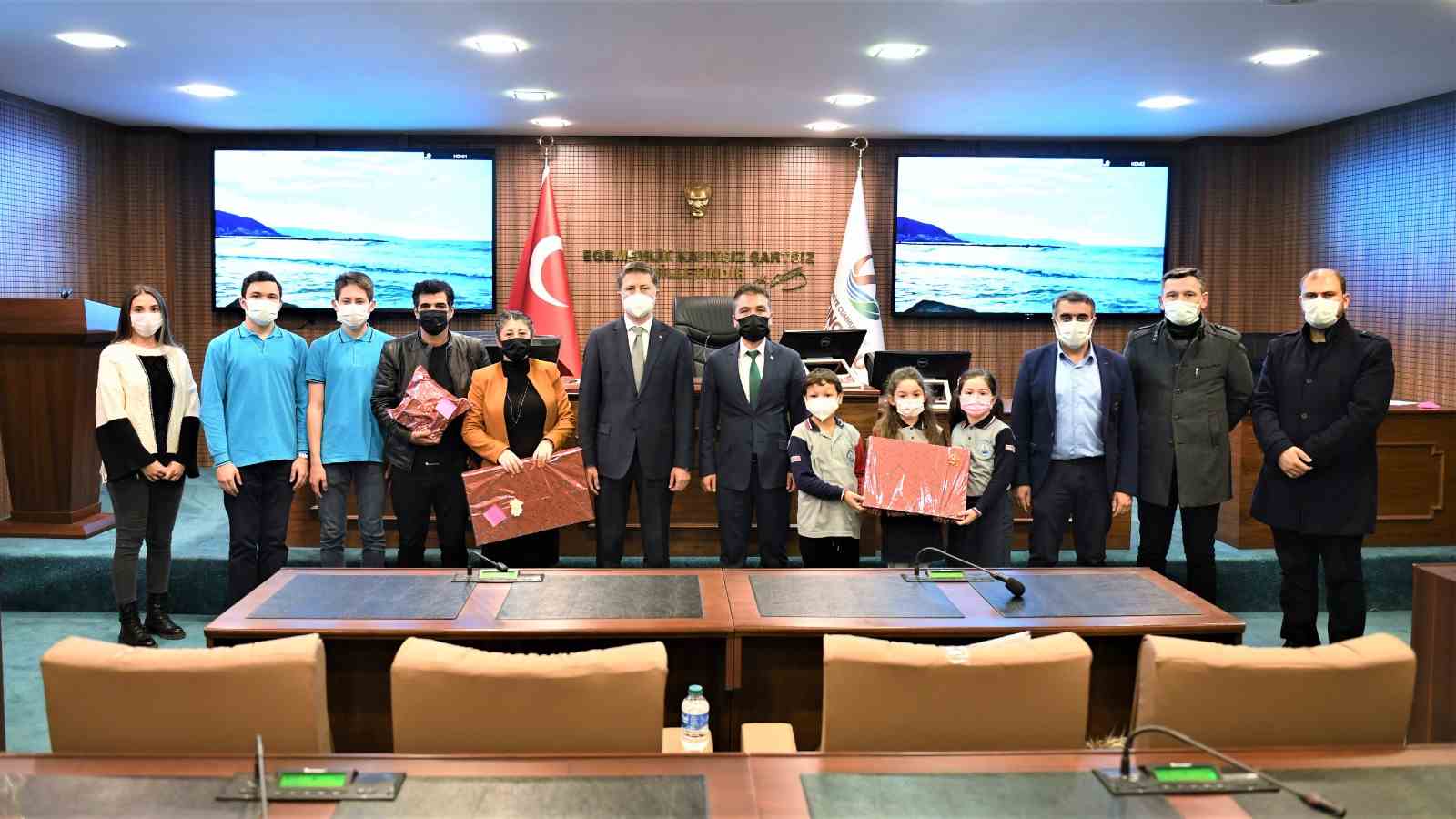 ÇEVRE DOSTU ALTINORDU’DAN ÖĞRENCİLERE ÇEVRE ÖDÜLÜ ÇEVRE DOSTU ALTINORDU’DAN ÖĞRENCİLERE ÇEVRE ÖDÜLÜ